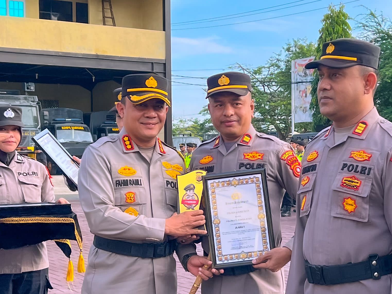 Personel Berprestasi dan Enam Polsek Terbaik Terima Penghargaan dari Kapolresta Banda Aceh