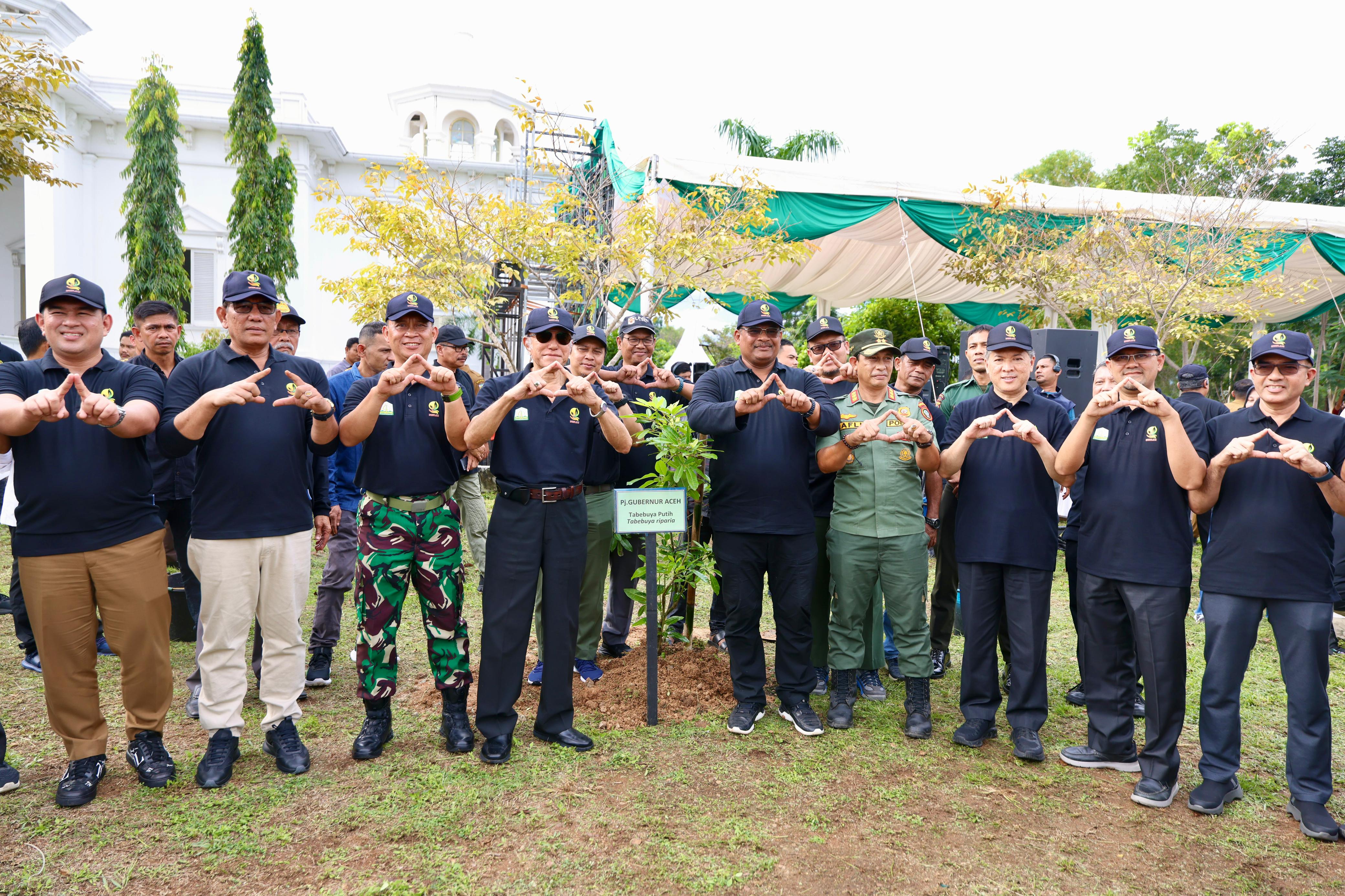 Tahiroe Aceh, Cara Pj Gubernur Safrizal Ajak Masyarakat Gemar Menanam Pohon